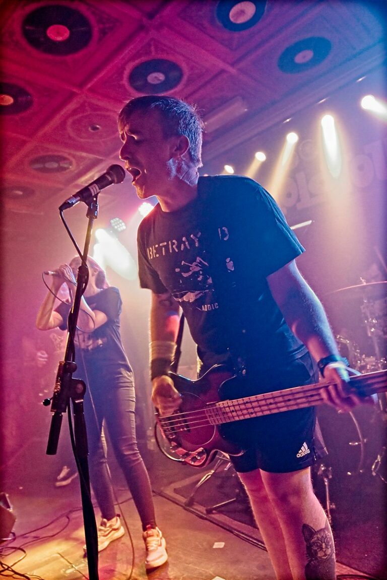 Bilder: Strike Anywhere, Bellyacher in Hamburg am 15.10.2023 - AWAY ...