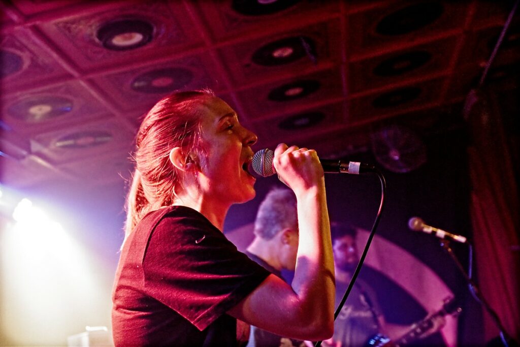 Bilder: Strike Anywhere, Bellyacher in Hamburg am 15.10.2023 - AWAY ...