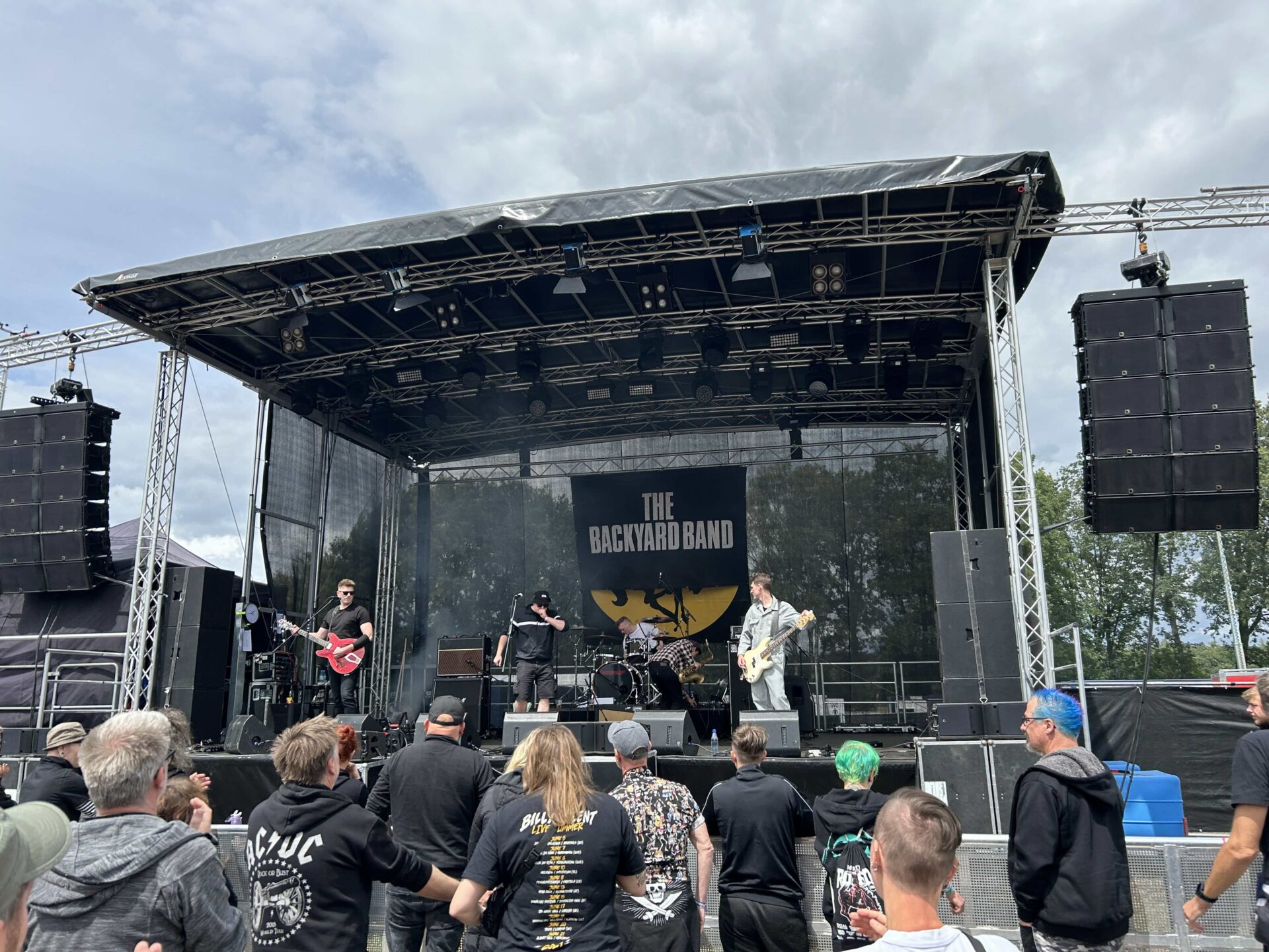 THE BACKYARD BAND im Interview zu "Shake It Up" - AWAY FROM LIFE