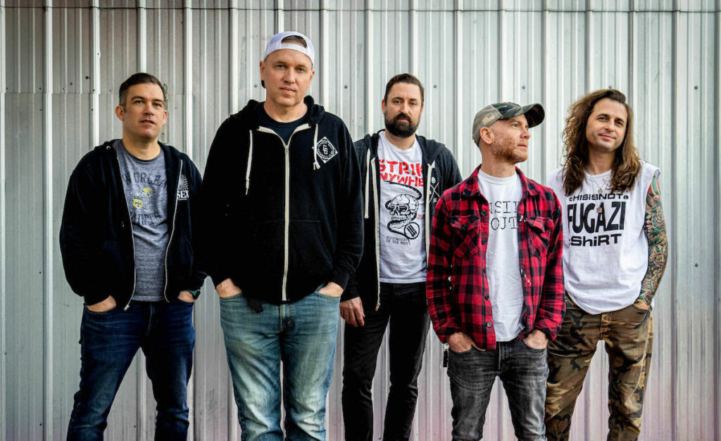 BE WELL veröffentlichen neues Video "I Will Leave You With This" - AWAY ...
