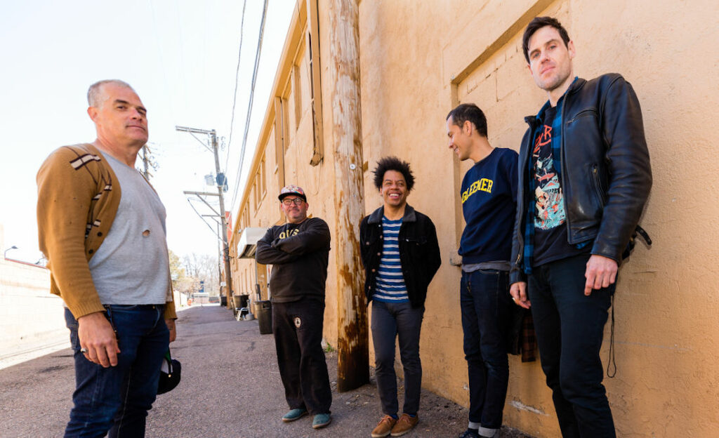 SAMIAM - Lights Out Little Hustler: Erster Song seit über 10 Jahren ...