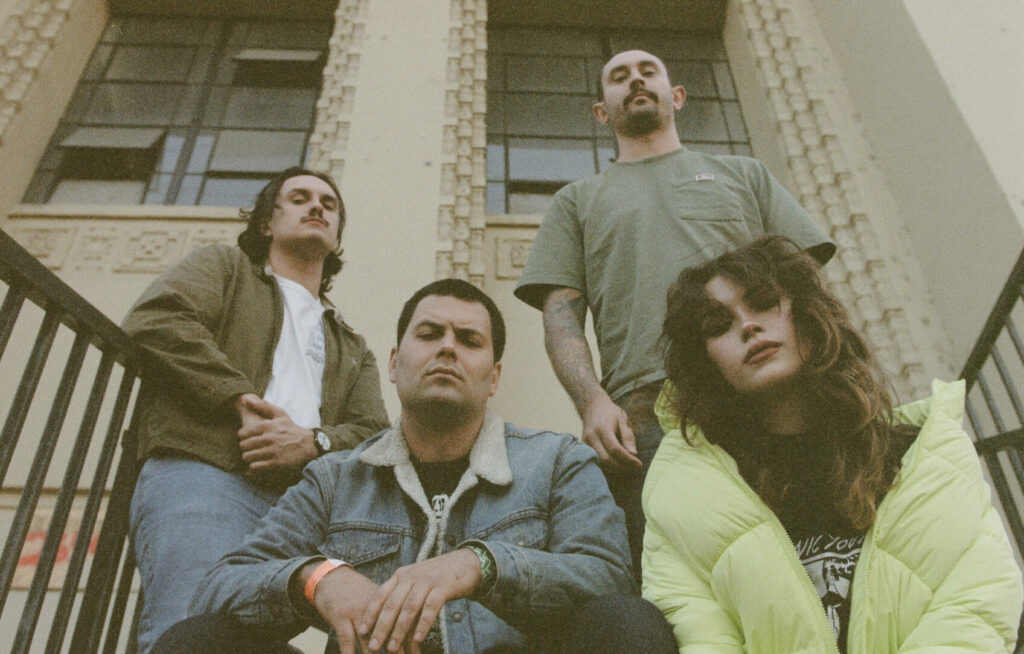 SCOWL mit neuem Video zu "Fuck Around" - AWAY FROM LIFE