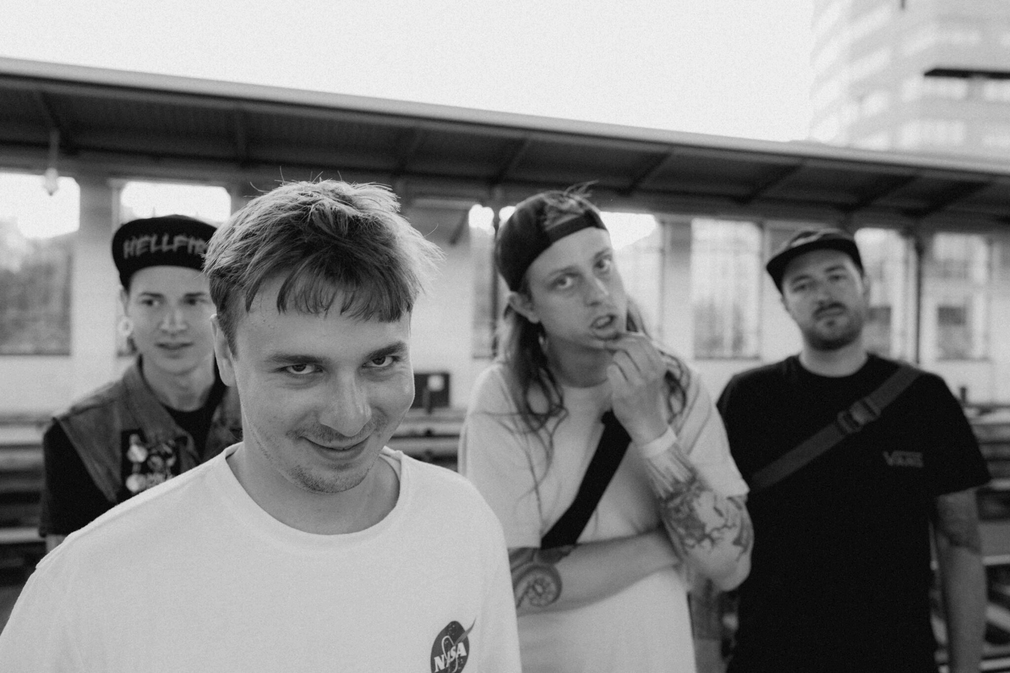 Sidewalk Surfers - Selftitled ::: Review (2024) - AWAY FROM LIFE