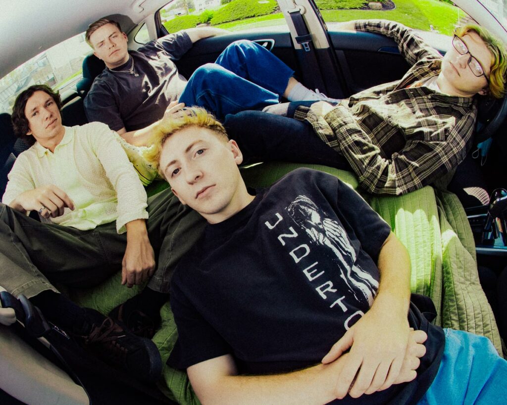 One Step Closer - All You Embrace ::: Doppelreview (2024) - AWAY FROM LIFE